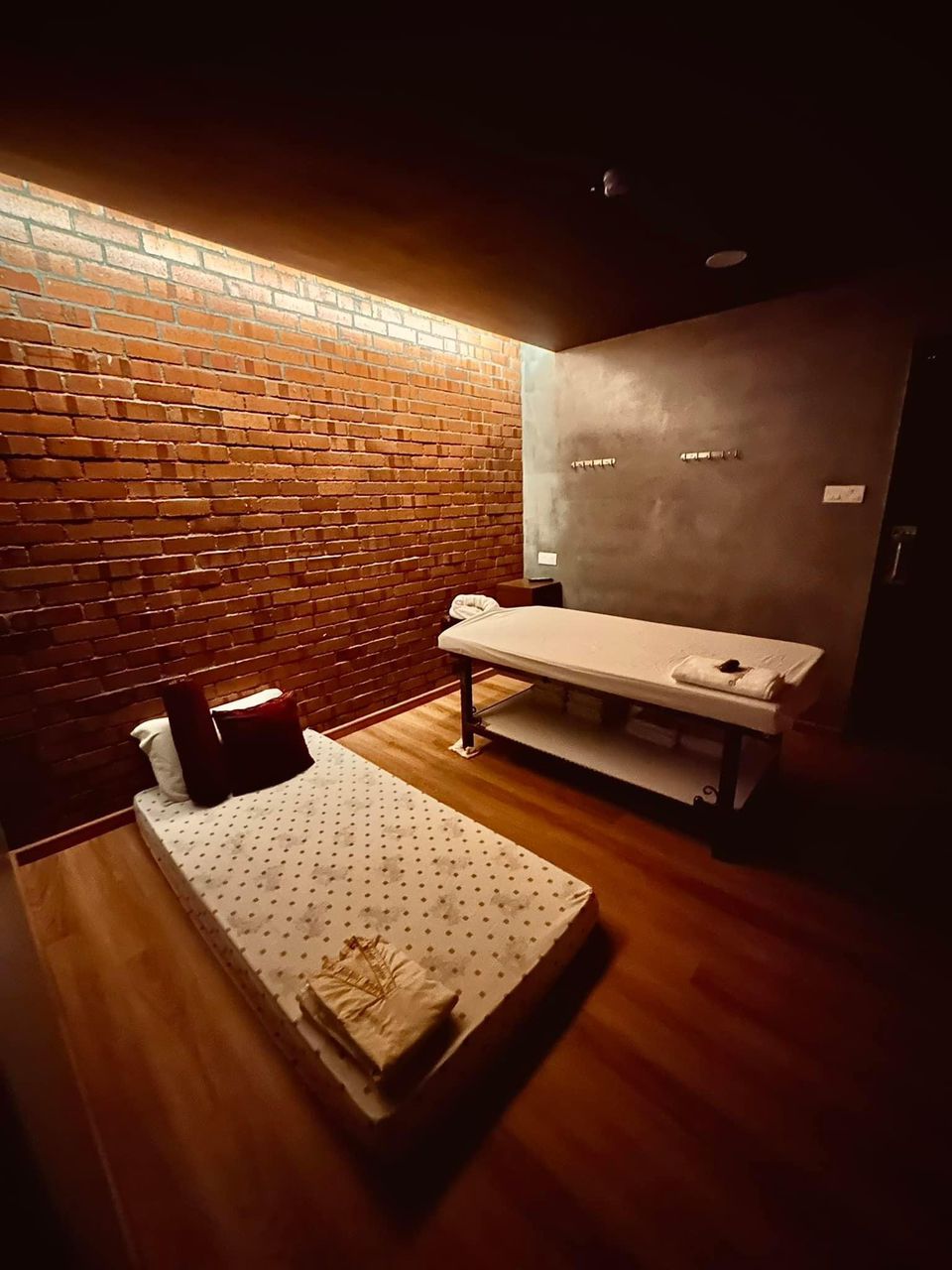 Massage VIP Room Jacuzzi Spa & Sauna - Bangkok Family Spa